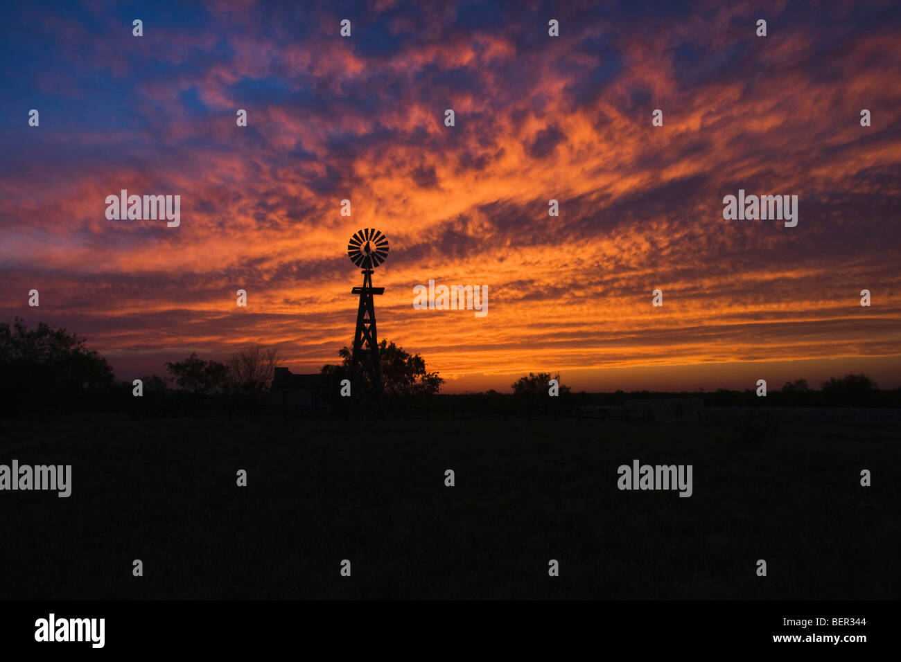 Mill valley cloud hi-res stock photography and images - Alamy