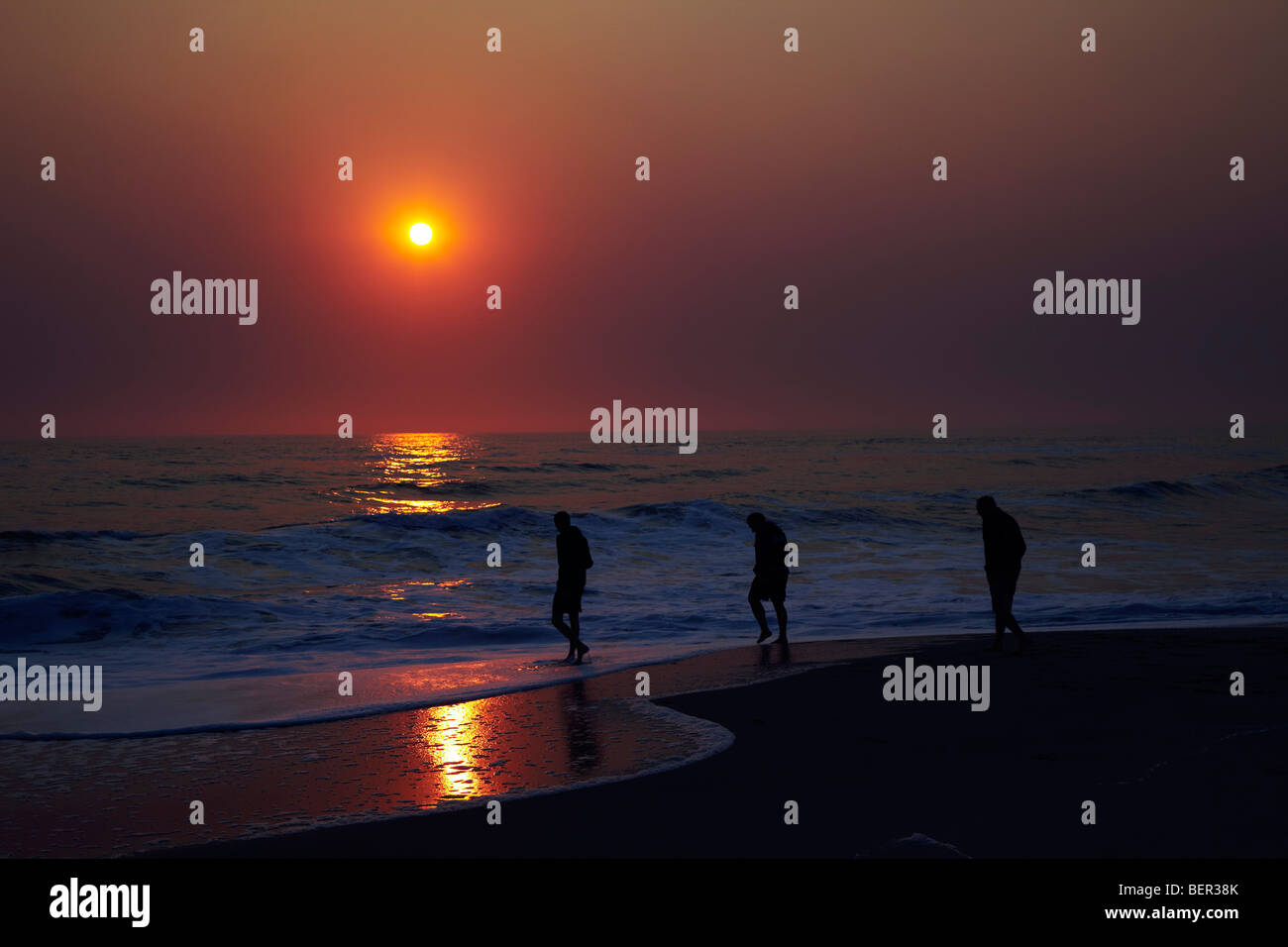 people walking on beach, Skeleton coast Stock Photo - Alamy