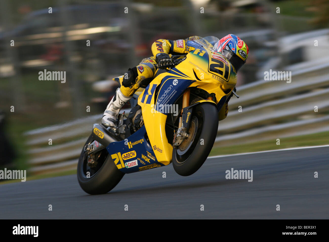 Tom Tunstall racing in the British superbikes at Oulton Stock Photo - Alamy