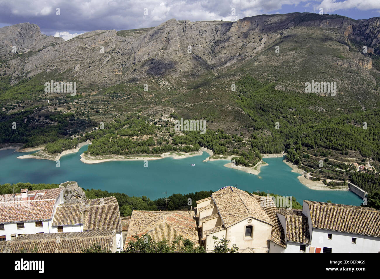Embalse de guadalest hi-res stock photography and images - Alamy