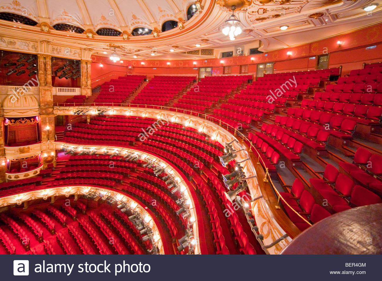 Coliseum Theatre, London Stock Photo: 26324052 - Alamy