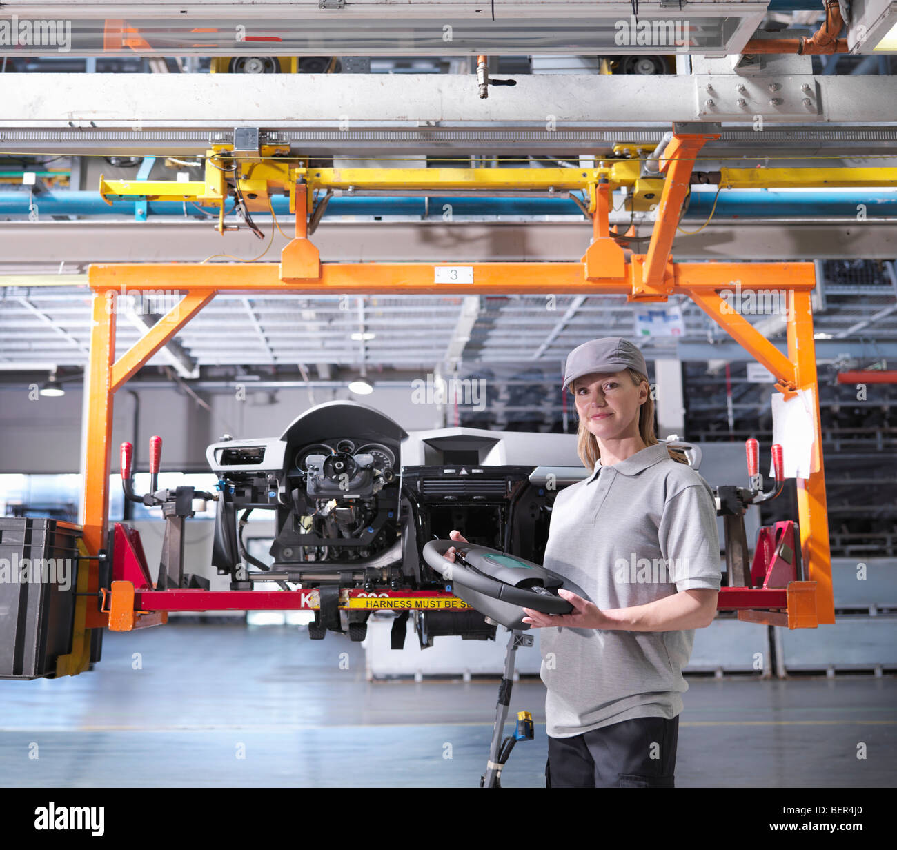 Car plant assembly line hi-res stock photography and images - Alamy