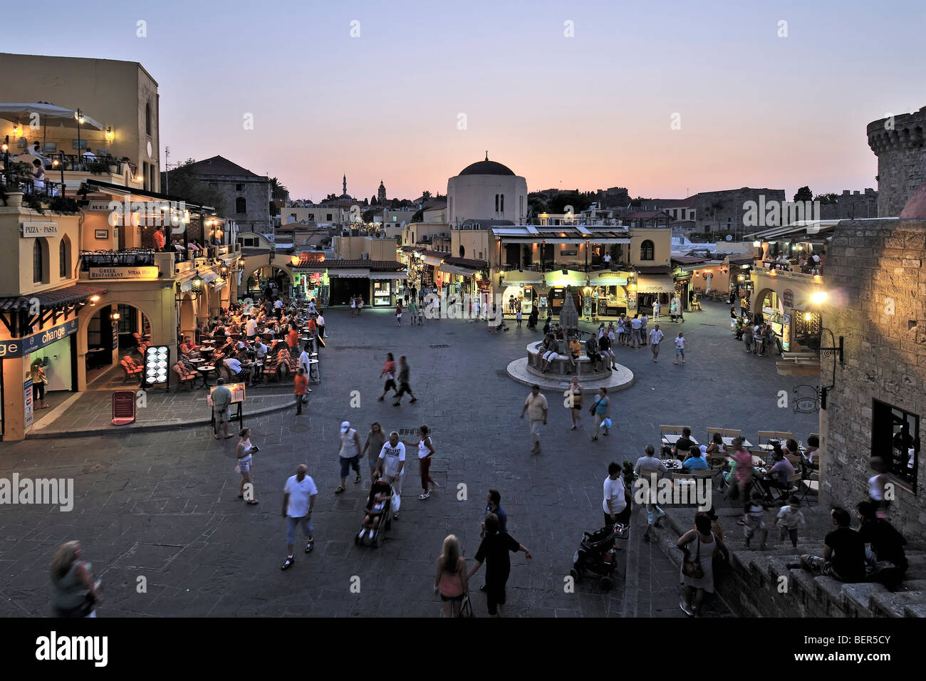 People walking at the square hi-res stock photography and images - Alamy