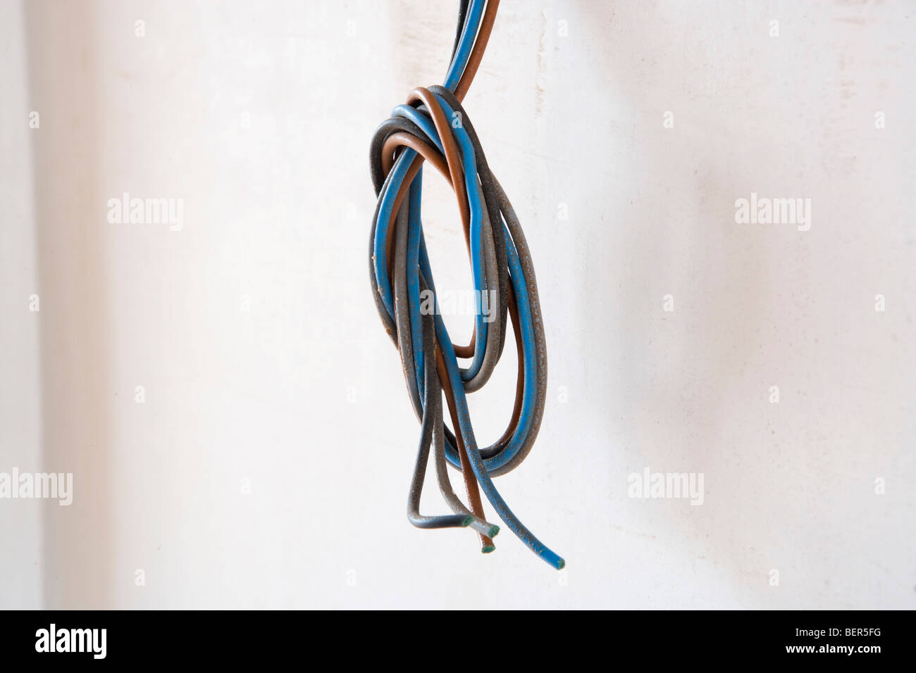 Power cable cut out hi-res stock photography and images - Alamy