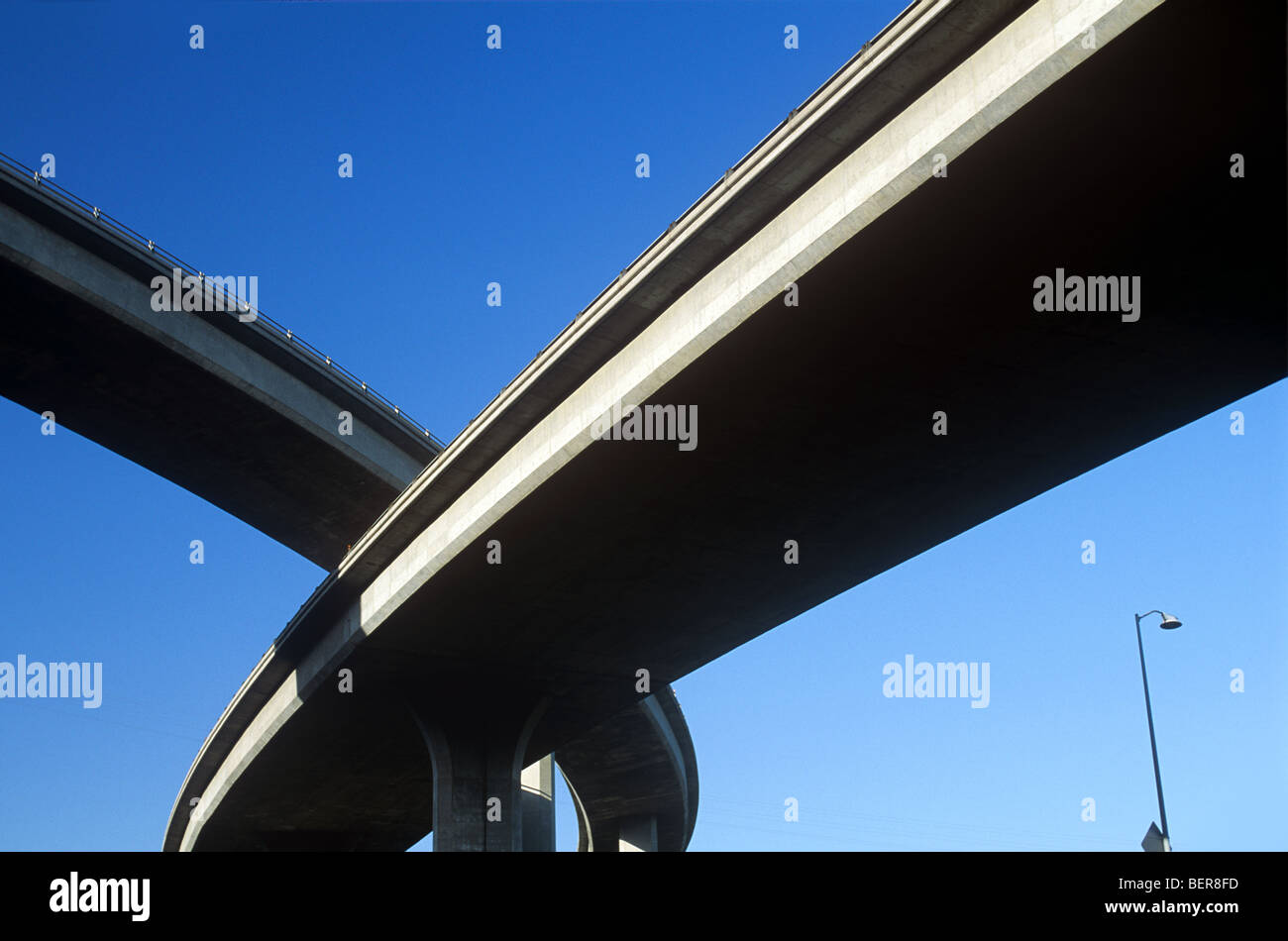 Cross freeway hi-res stock photography and images - Alamy