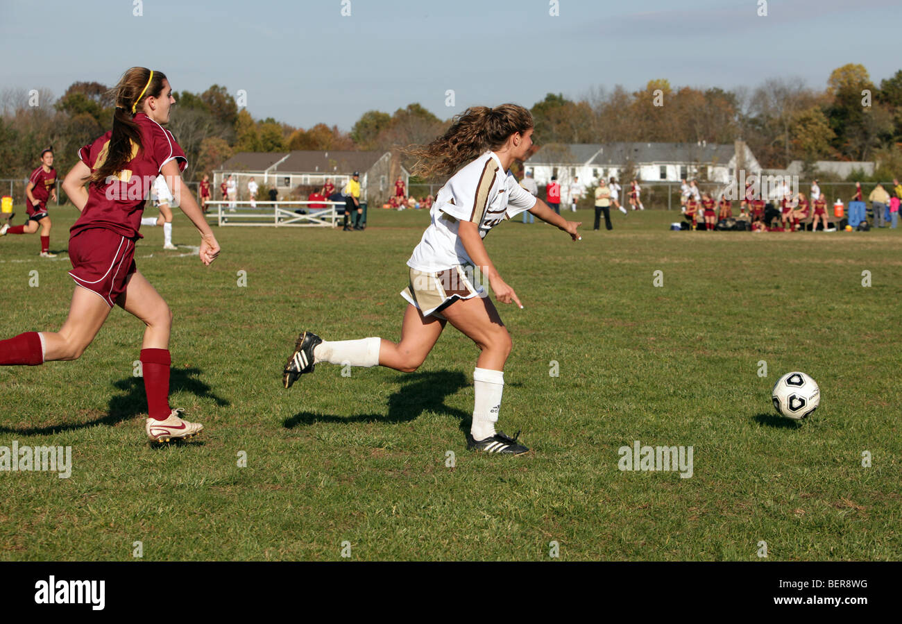 Legs high school girls soccer hi-res stock photography and images - Alamy