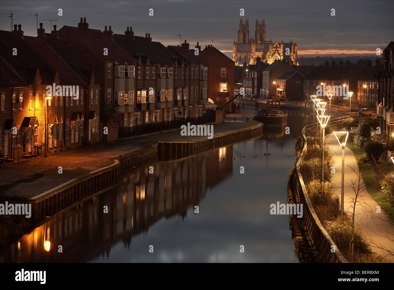 Beverley minster at night hi-res stock photography and images - Alamy