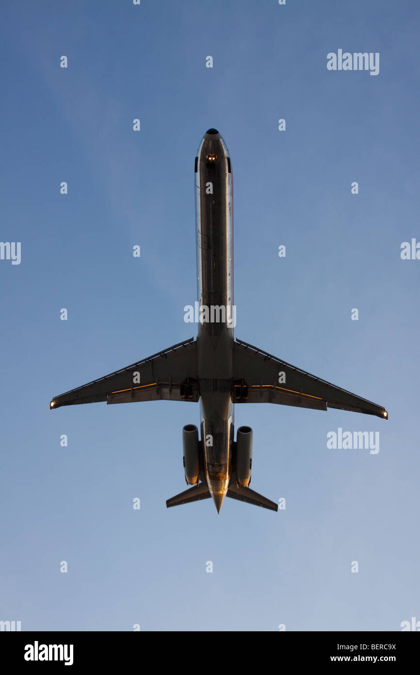 A jet plane lands at O'Hare International Airport in Chicago Stock ...