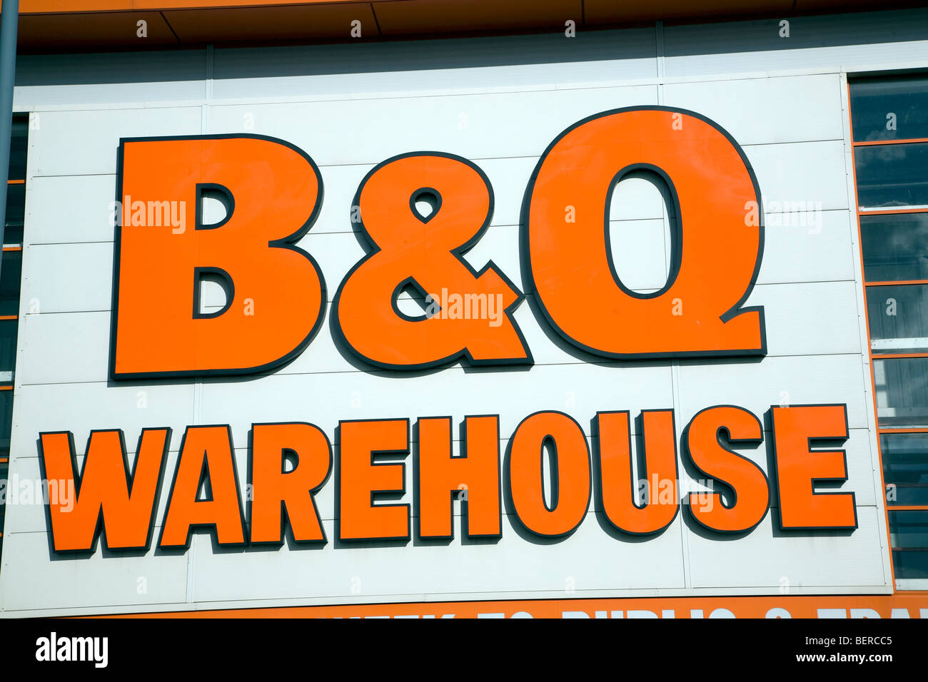B and q shop hi-res stock photography and images - Alamy