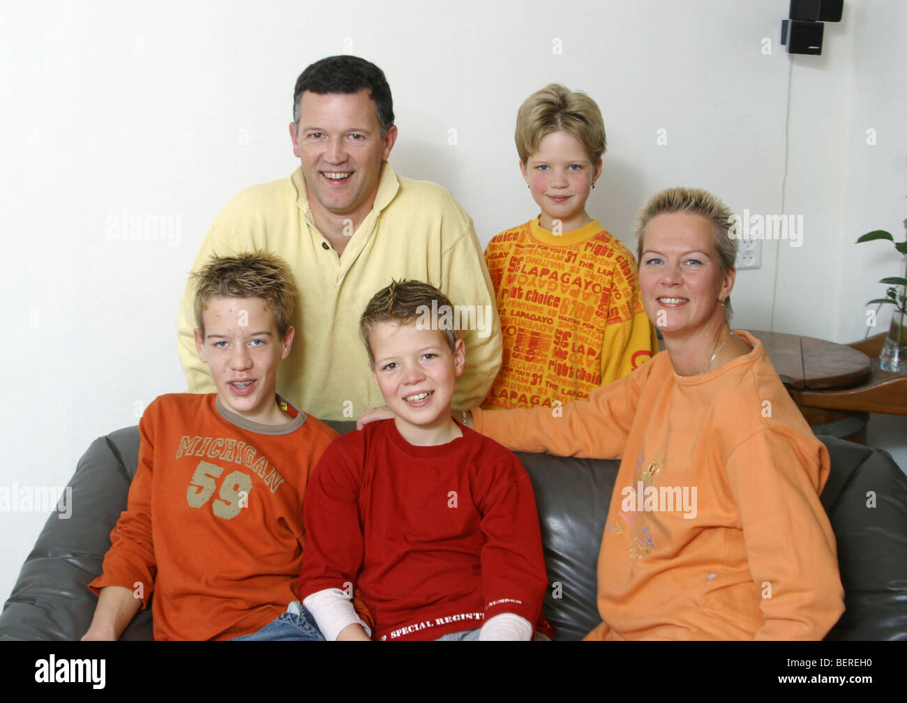 Family home eye contact uk hi-res stock photography and images - Alamy