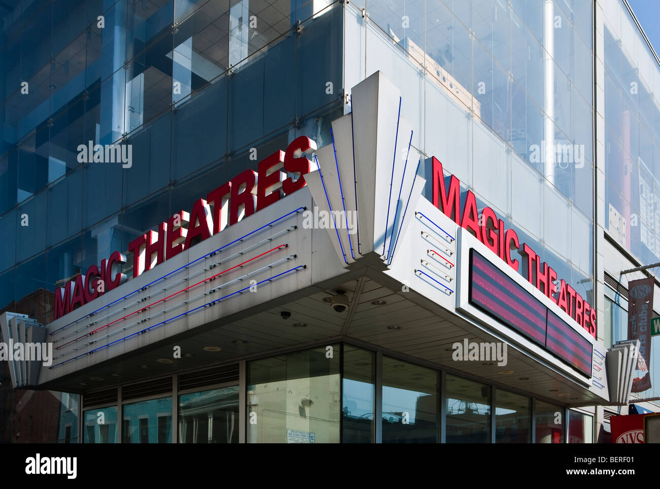 Theater magic hi-res stock photography and images - Alamy