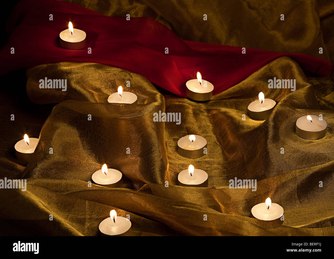 Diyas and candles hi-res stock photography and images - Alamy