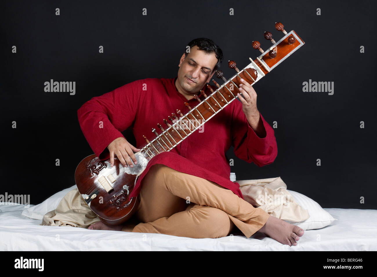 Indian instruments hi-res stock photography and images - Alamy