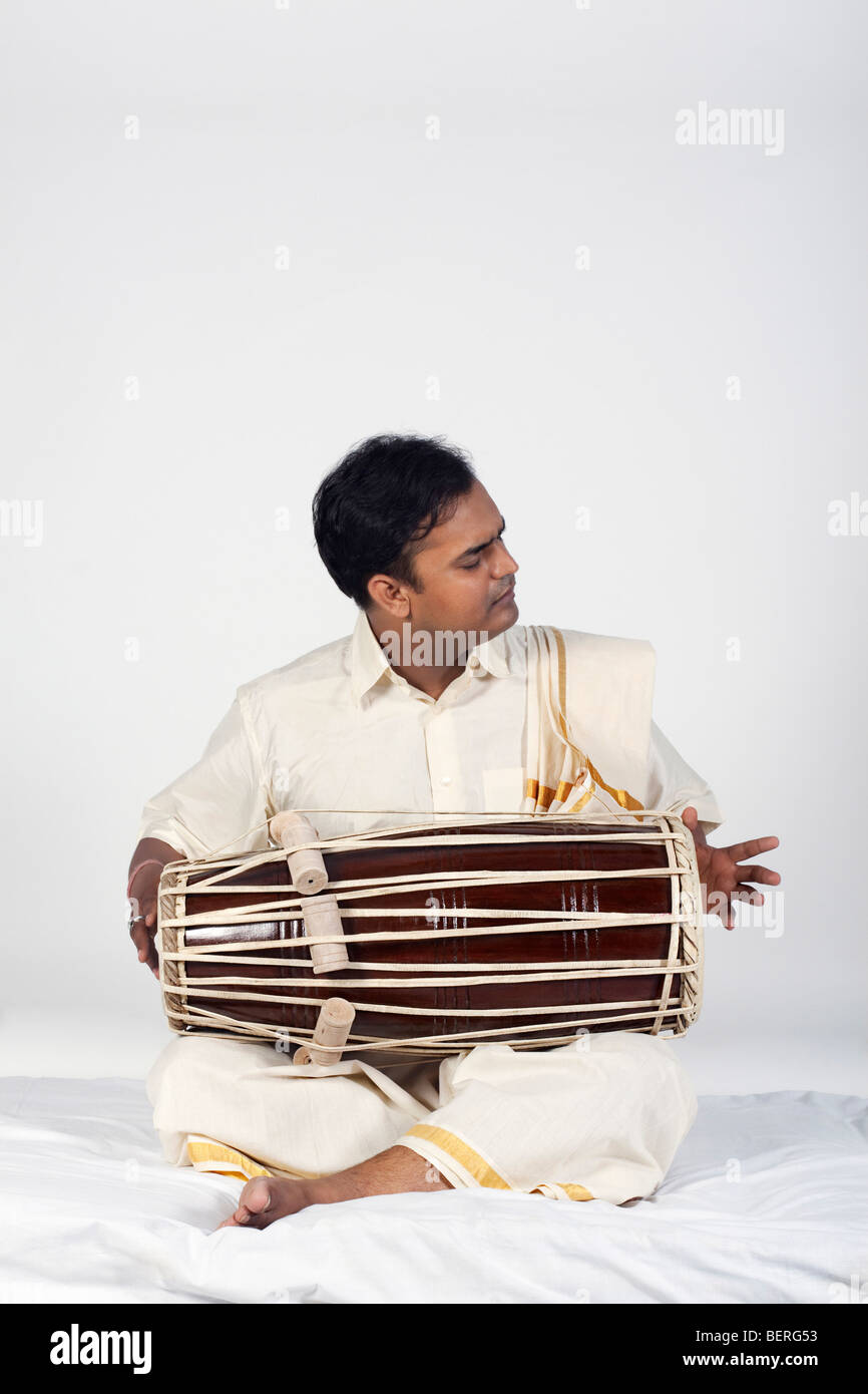 Man playing the tabla Stock Photo - Alamy