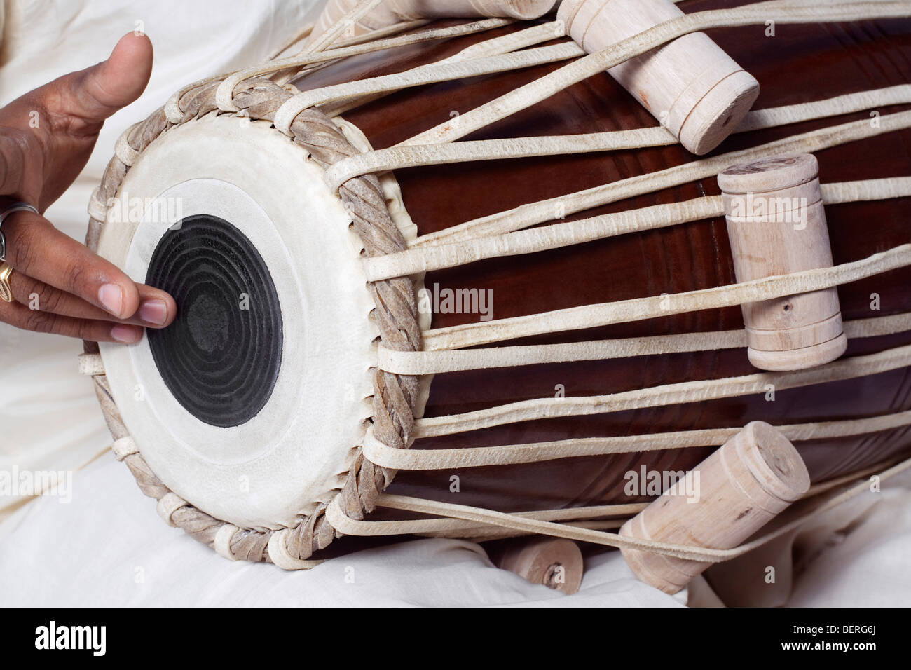 Tabla hi-res stock photography and images - Alamy