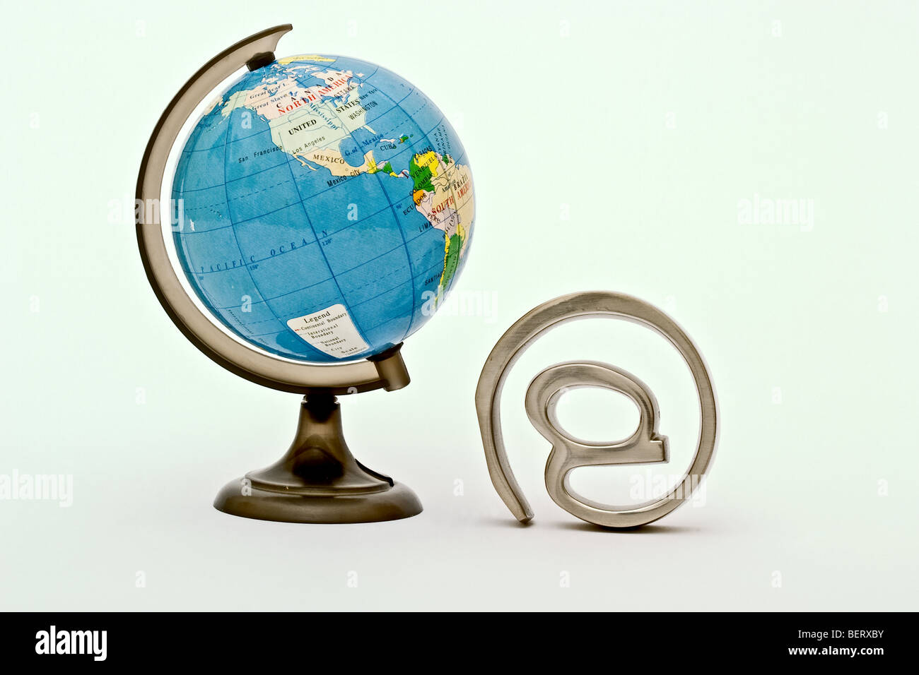 World mail hi-res stock photography and images - Alamy