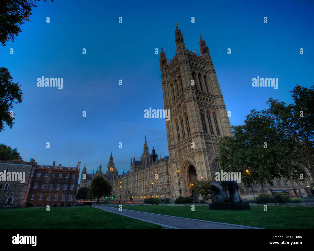Houses of parliament street view hi-res stock photography and images ...
