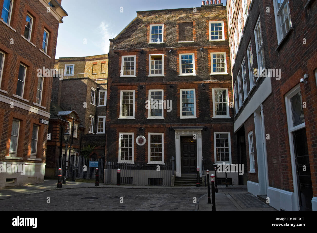 Dr. Samuel Johnson's house, Gough Square, London Stock Photo - Alamy