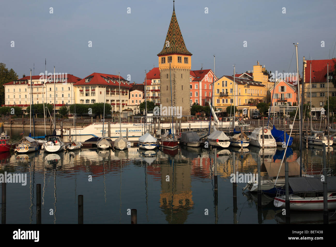 Germany, Bavaria, Lindau im Bodensee, Mangturm tower, harbor Stock ...