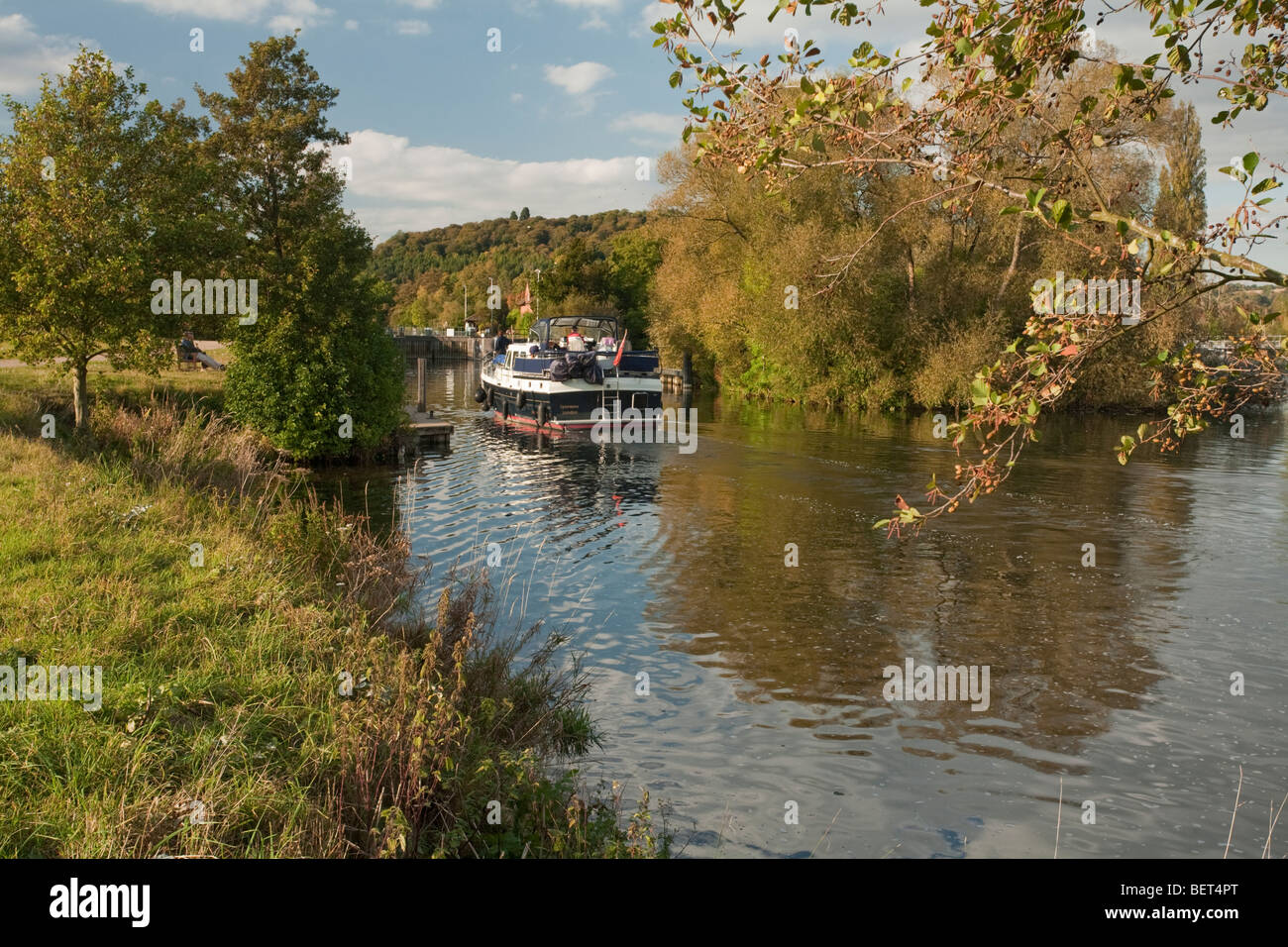 Hambleden lock hi-res stock photography and images - Alamy