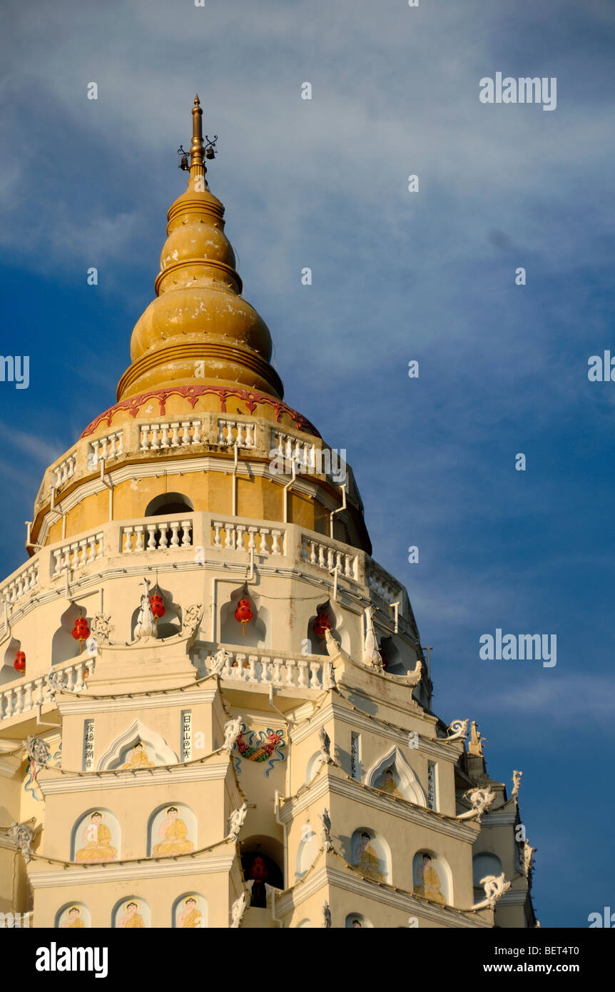 Pinnacle of the Main Pagoda of the Chinese Buddhist Kek Lok Si Temple ...