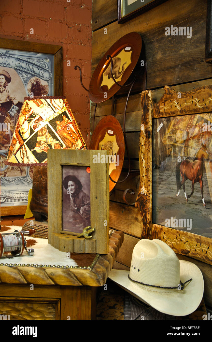 Antiques and things hi-res stock photography and images - Alamy