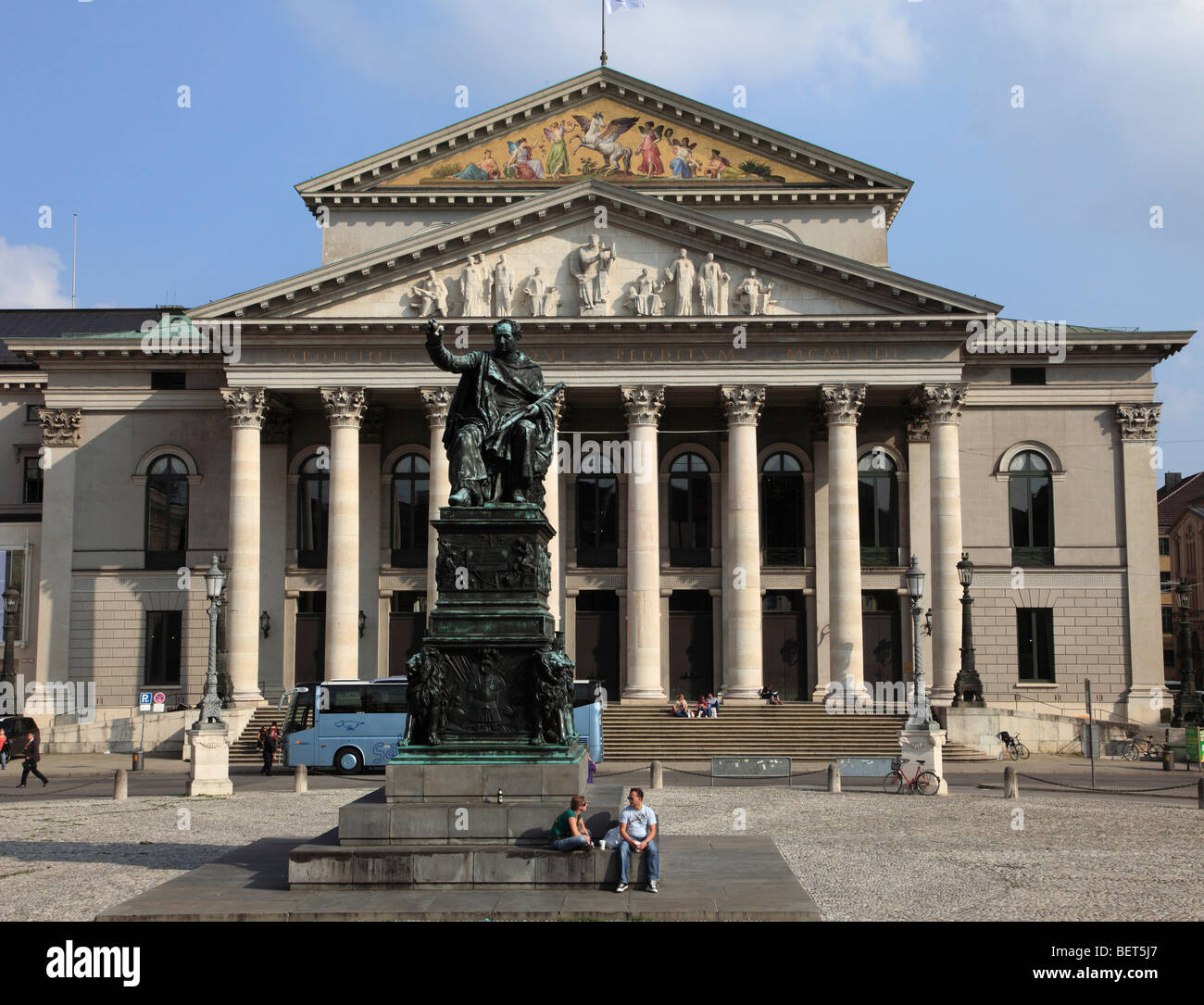 National theatre munich hi-res stock photography and images - Alamy
