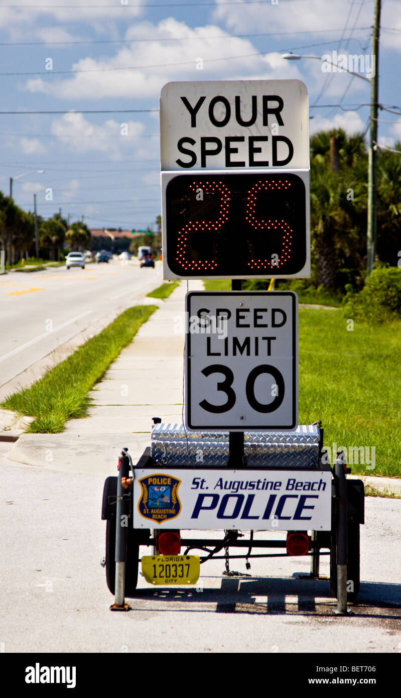 Un monitor hi-res stock photography and images - Alamy