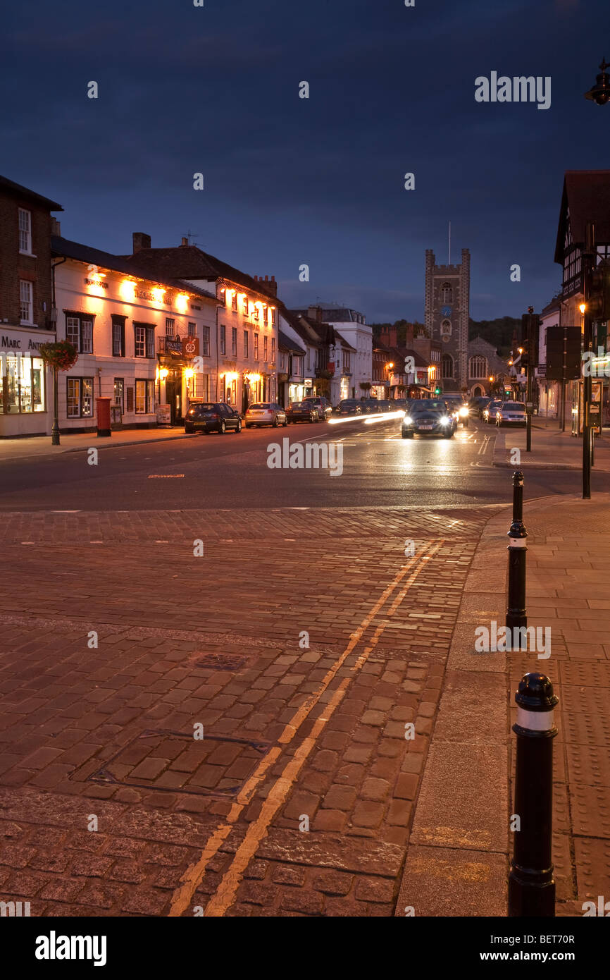 Thames street lights hi-res stock photography and images - Alamy