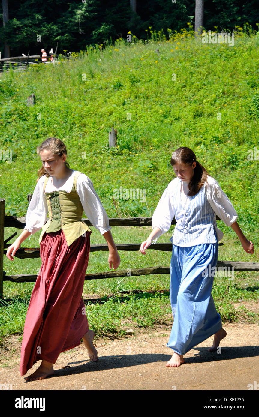 Girls - costumed American Revolutionary War (1770's) era re-enactment ...