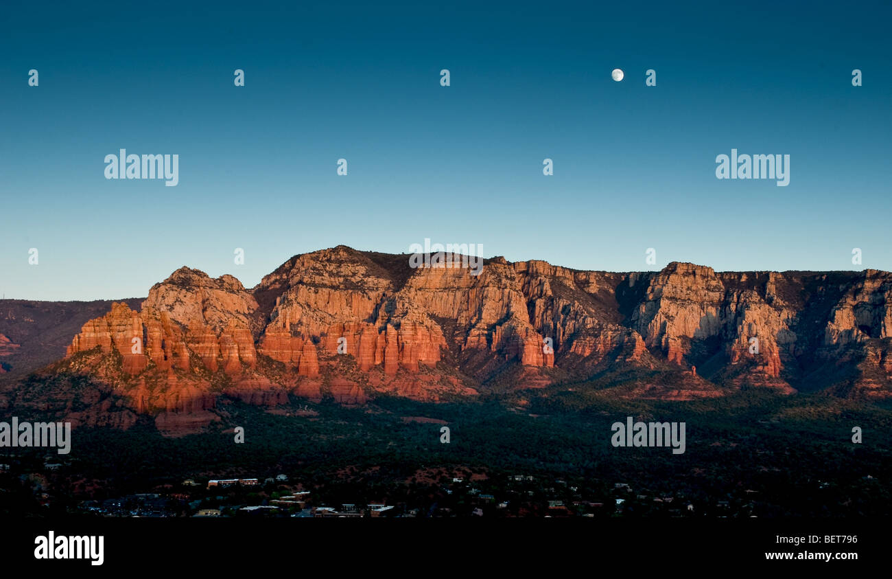 Moon rise at sunset over Sedona, Red Rocks, Arizona, USA Stock Photo ...