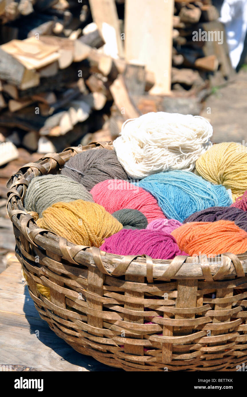 Wool yarn hi-res stock photography and images - Alamy