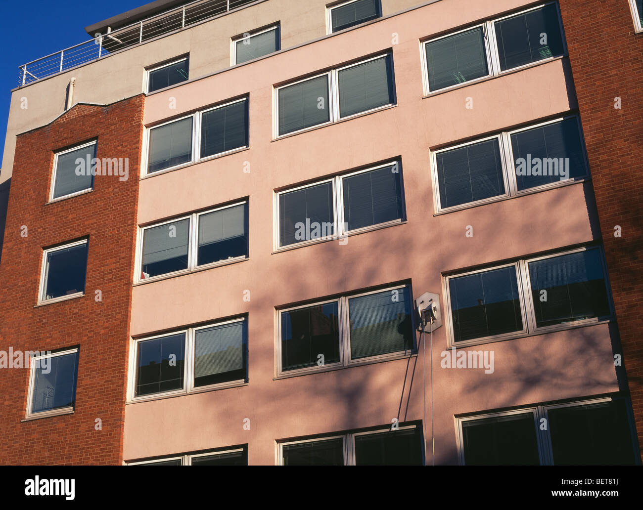 Modern office block Stock Photo - Alamy