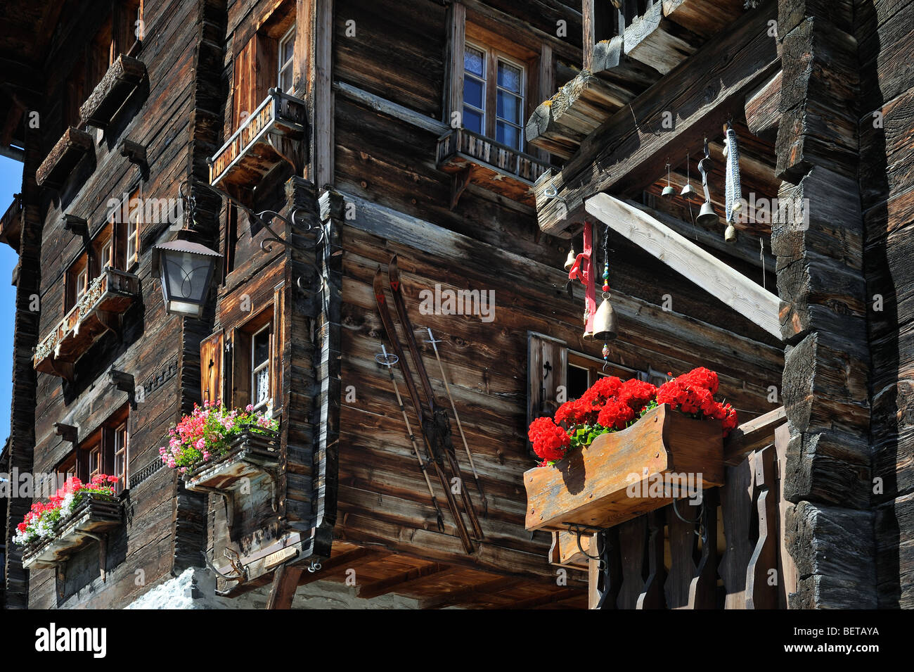 Wooden balcony geraniums hi-res stock photography and images - Alamy