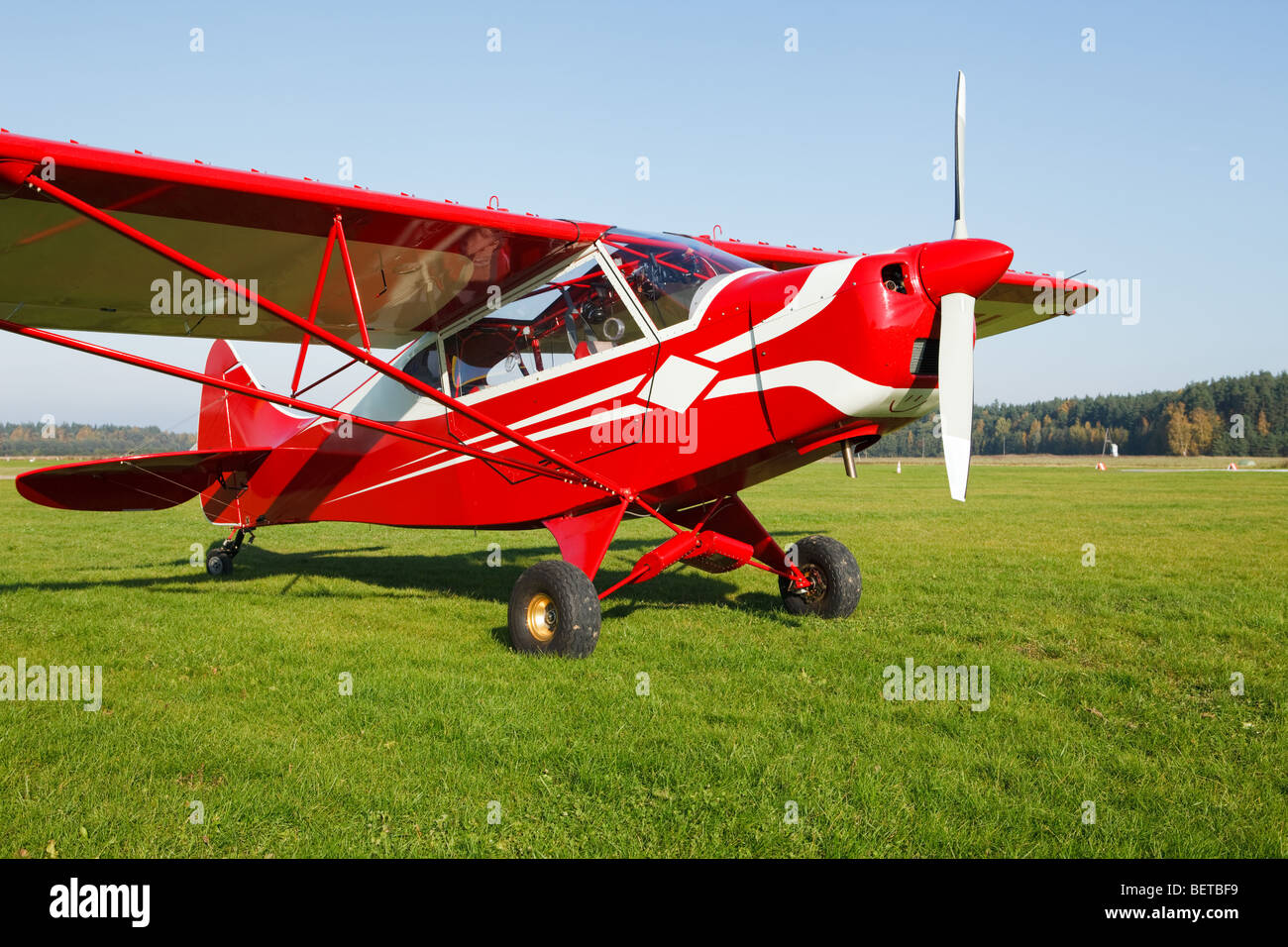 Small light aircraft landing strip hi-res stock photography and images ...