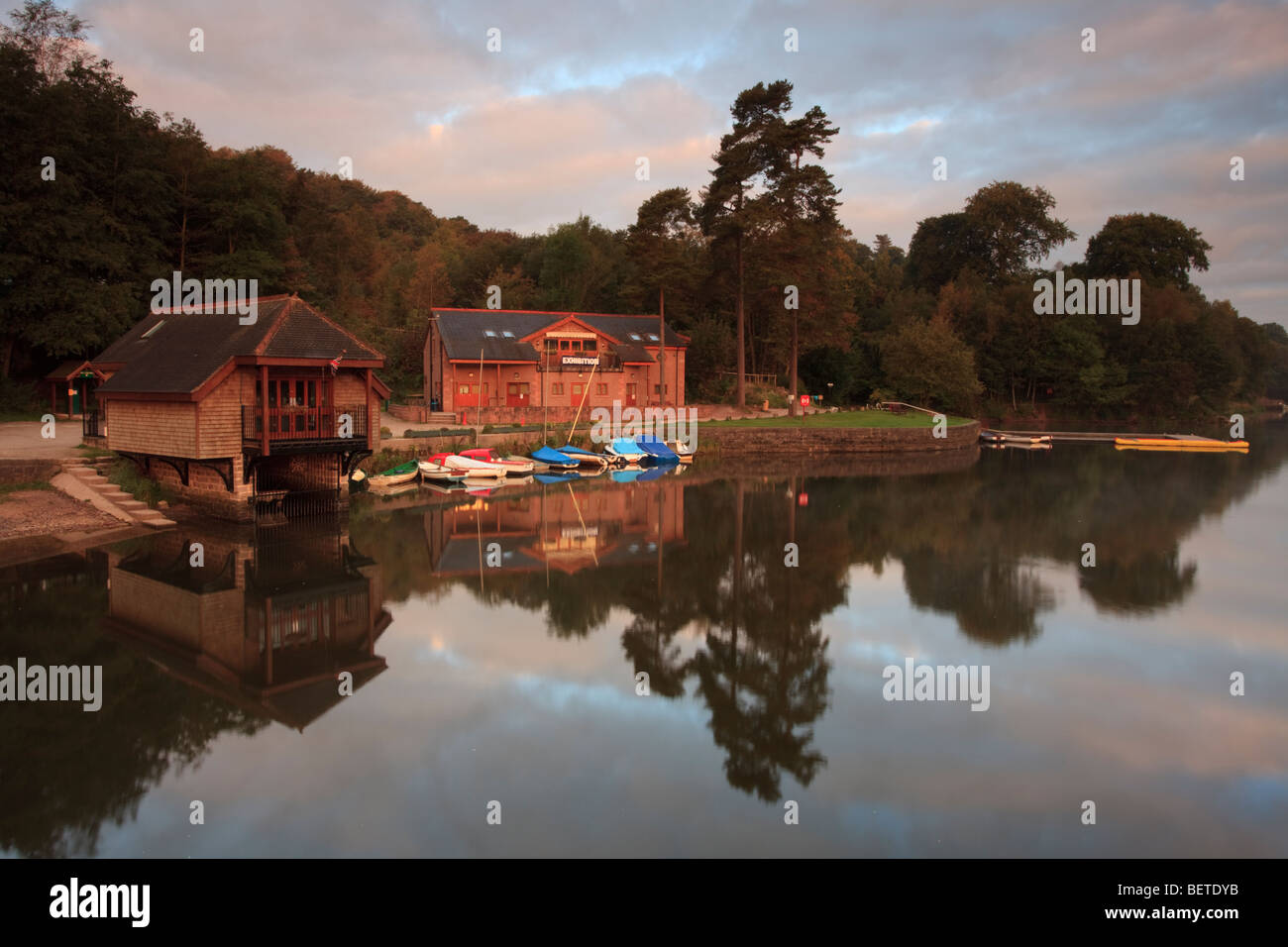 Rudyard lake staffordshire hi-res stock photography and images - Alamy