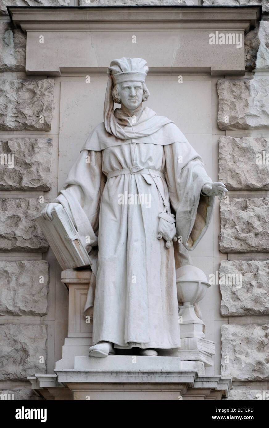 Scholar statue vienna hi-res stock photography and images - Alamy