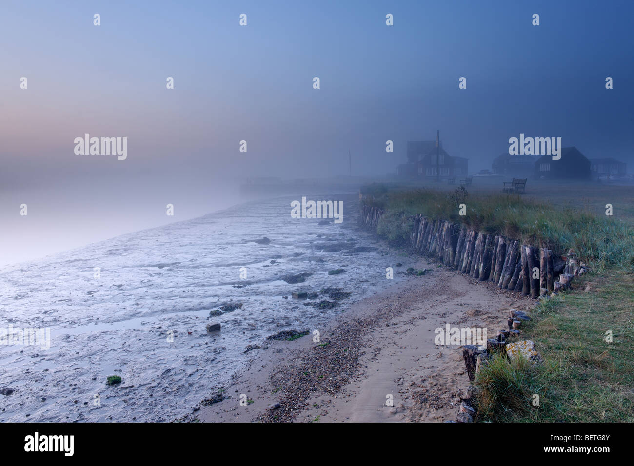 Mist dramatic mist hi-res stock photography and images - Alamy