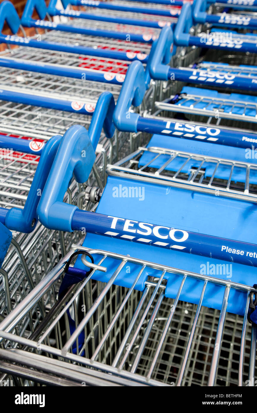 Tesco supermarket basket hi-res stock photography and images - Alamy