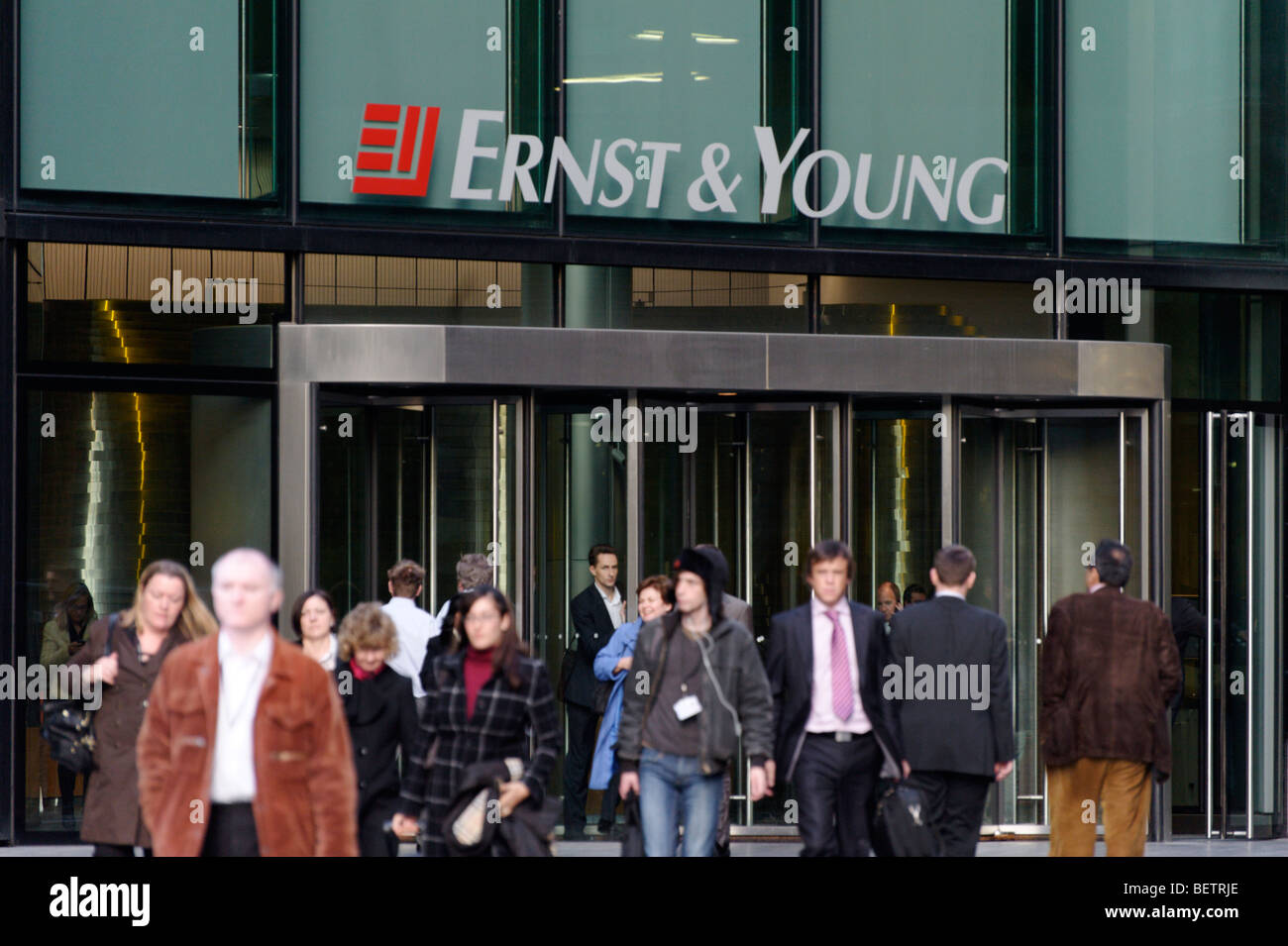Ernst and young office hi-res stock photography and images - Alamy