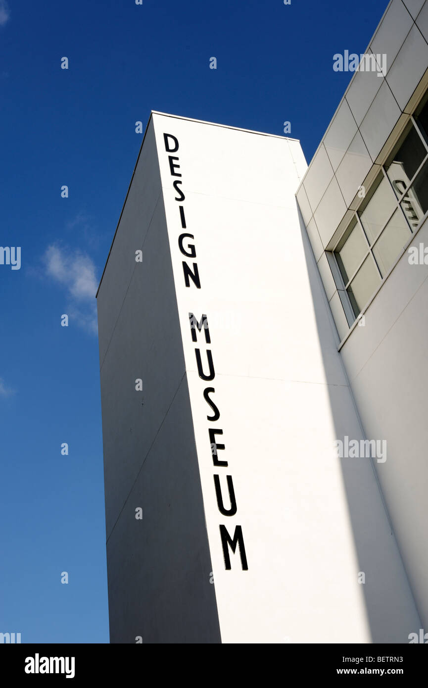 The british museum london sign exterior hi-res stock photography and ...