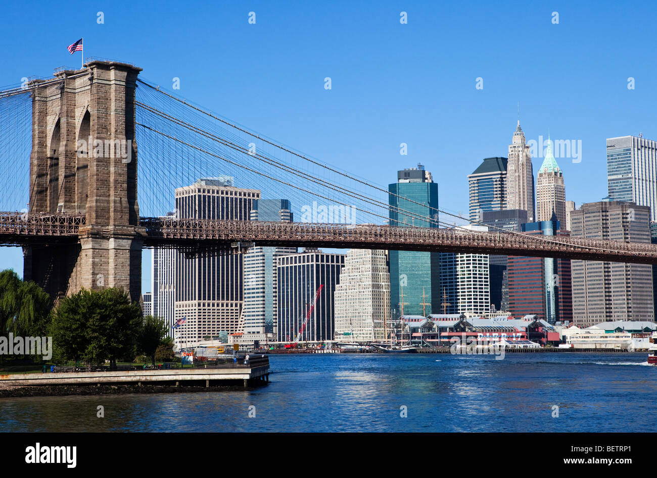 Brooklyn bridge lookout hi-res stock photography and images - Alamy