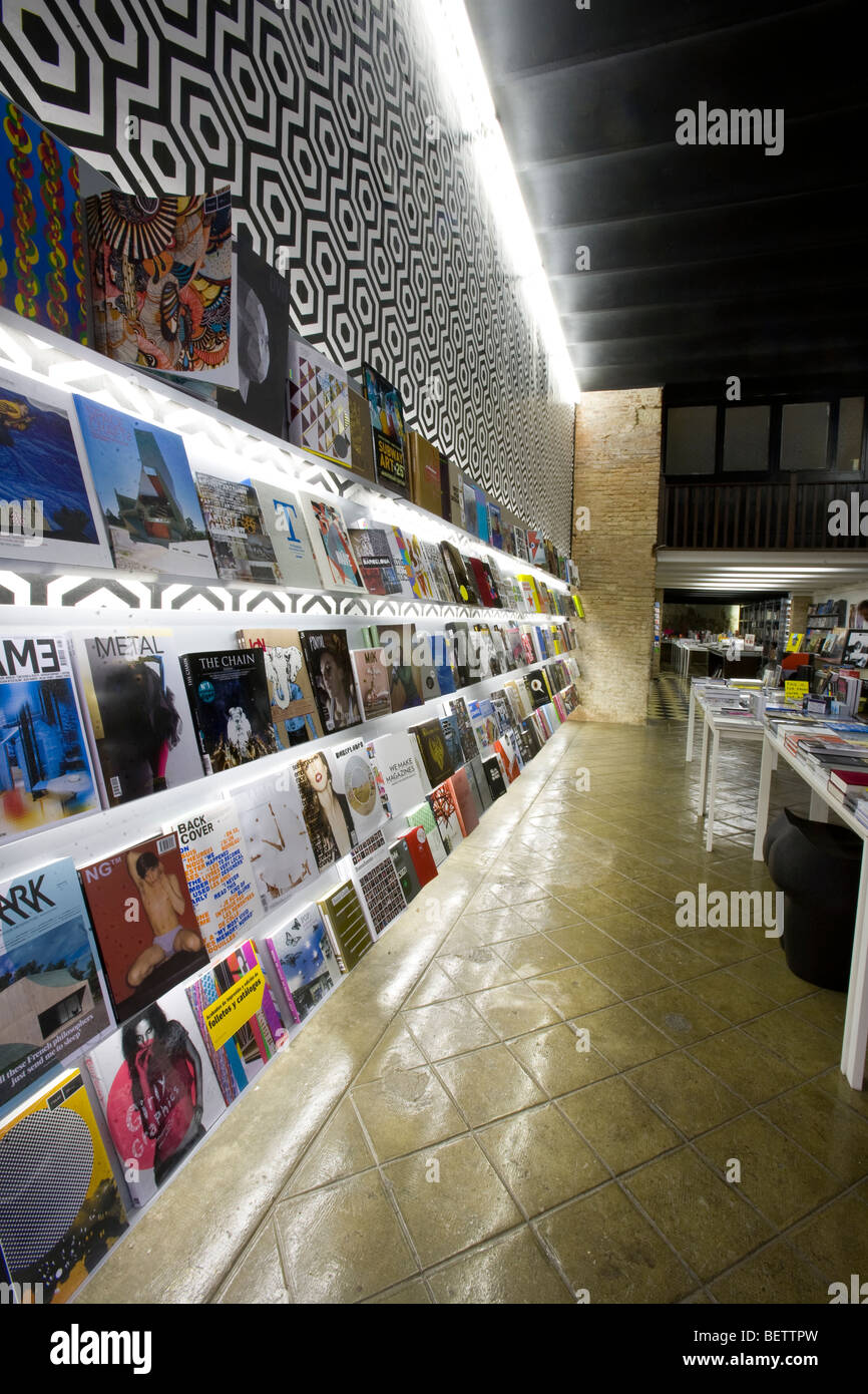 Book store design hi-res stock photography and images - Alamy