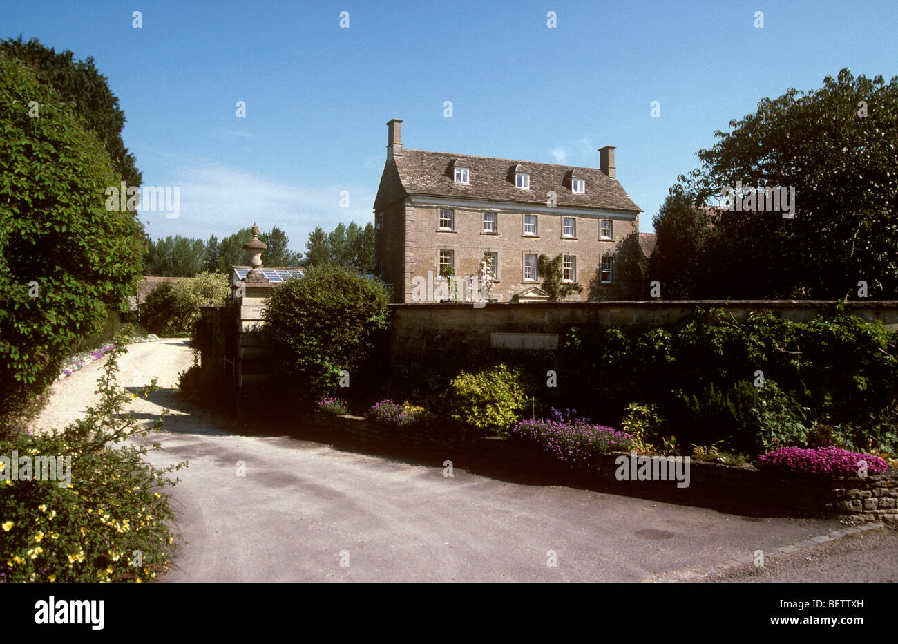 English rectory house hi-res stock photography and images - Alamy