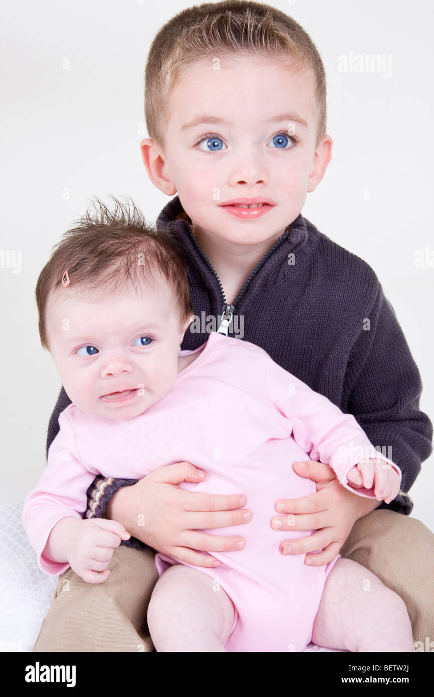 Brother and sister siblings Cut Out Stock Images & Pictures - Alamy