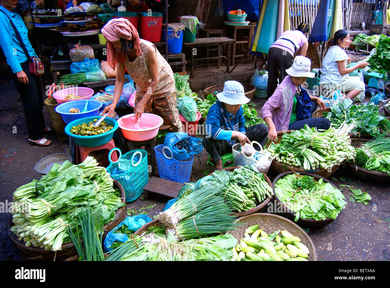 Street market and street life around Katjie, Cambodia Stock Photo - Alamy