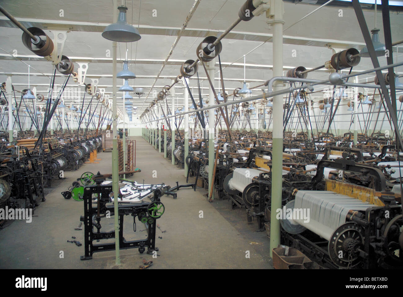 Weaving shed hi-res stock photography and images - Alamy