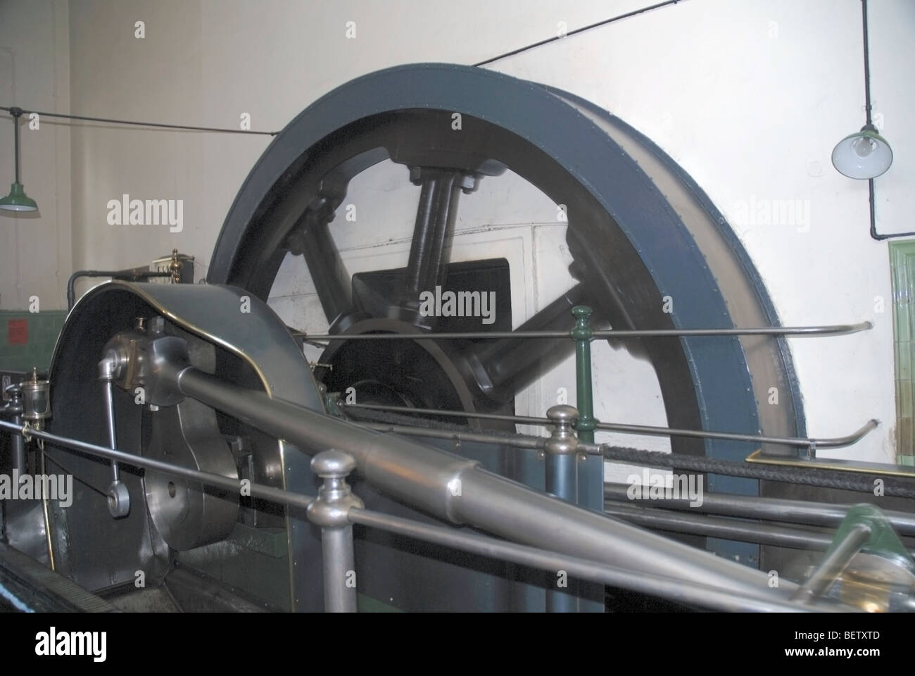 The steam engine powering the looms of the Queen Street MIll Textile ...