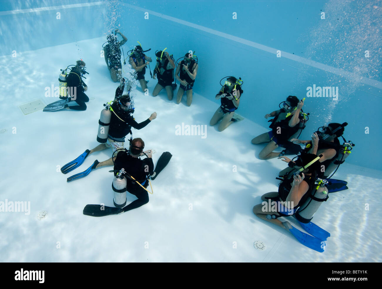 Scuba diving teaching hi-res stock photography and images - Alamy
