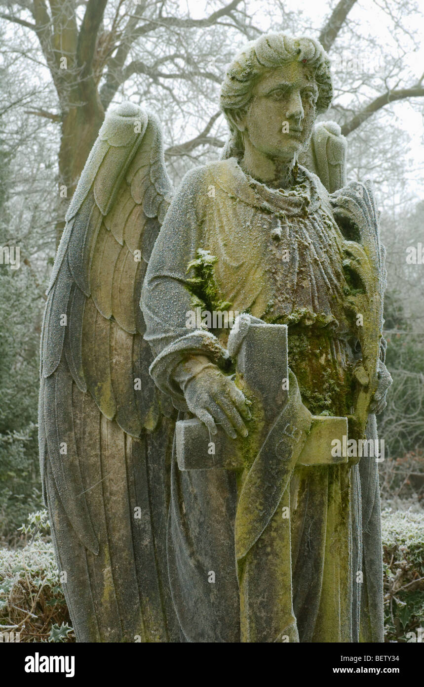 Frozen Angel. Image of the statue of an Angel in a Graveyard Stock ...